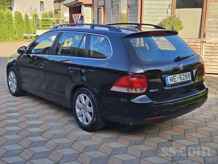 Black Volkswagen Golf 2008 in Talsi, with an engine capacity of 2.00 L and mileage of 306 thousand km for 2599 €, photo 4 on AUTOMOTO.COM.LV