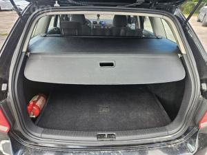 Black Volkswagen Golf 2008 in Talsi, with an engine capacity of 2.00 L and mileage of 306 thousand km for 2599 €, photo 8 on AUTOMOTO.COM.LV