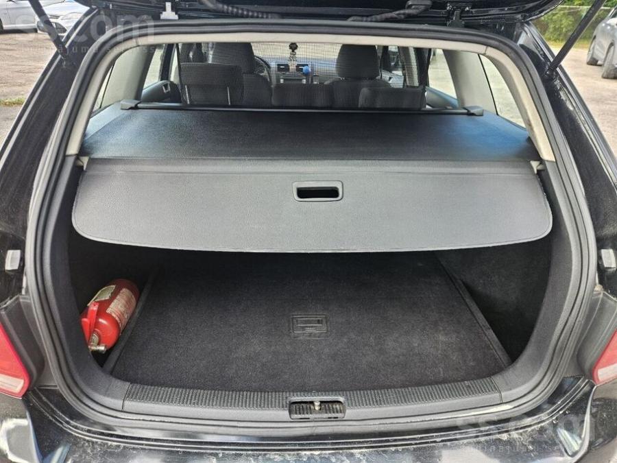 Black Volkswagen Golf 2008 in Talsi, with an engine capacity of 2.00 L and mileage of 306 thousand km for 2599 €, photo 8 on AUTOMOTO.COM.LV