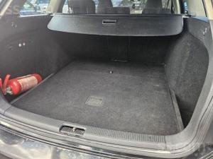 Black Volkswagen Golf 2008 in Talsi, with an engine capacity of 2.00 L and mileage of 306 thousand km for 2599 €, photo 9 on AUTOMOTO.COM.LV