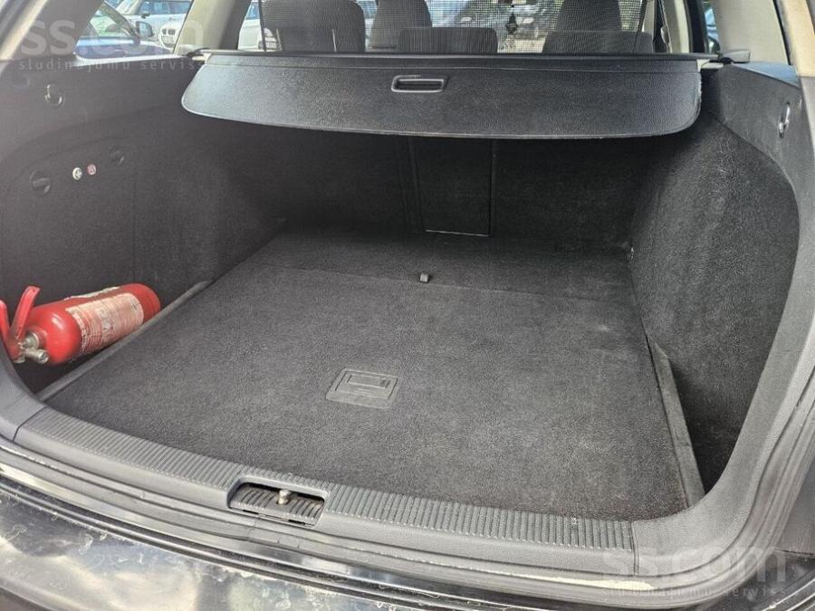 Black Volkswagen Golf 2008 in Talsi, with an engine capacity of 2.00 L and mileage of 306 thousand km for 2599 €, photo 9 on AUTOMOTO.COM.LV