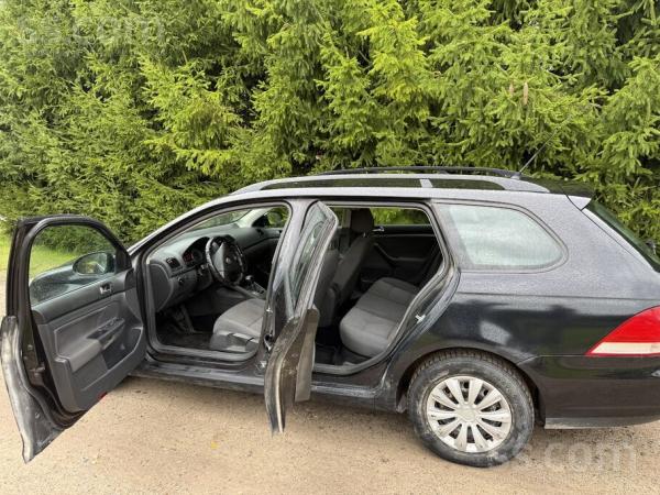 Volkswagen Golf 2008 Talsi vietnē Melns Volkswagen Golf 2008 Talsi, ar dzinēja tilpumu 1.90 L un nobraukumu 465 tūkst. km par 1100 €, foto 3 vietnē AUTOMOTO.COM.LV