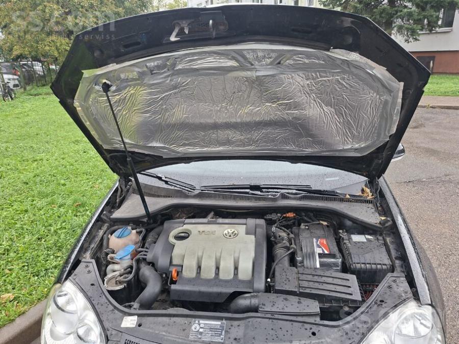 Melns Volkswagen Golf 2008 Rīga, ar dzinēja tilpumu 1.90 L un nobraukumu 282 tūkst. km par 2500 €, foto 4 vietnē AUTOMOTO.COM.LV