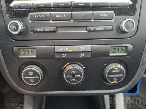 Melns Volkswagen Golf 2008 Rīga, ar dzinēja tilpumu 1.90 L un nobraukumu 282 tūkst. km par 2500 €, foto 7 vietnē AUTOMOTO.COM.LV