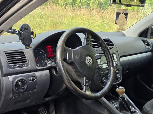Black Volkswagen Golf 2008 in Vilnius, with an engine capacity of 1.90 L and mileage of 396 thousand km for 1500 €, photo 8 on AUTOMOTO.COM.LV