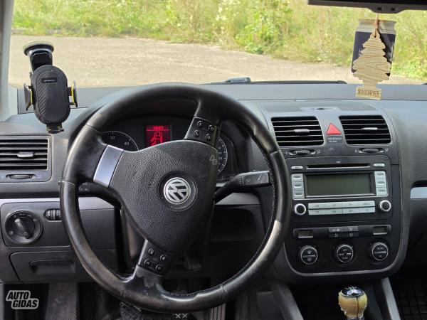 Black Volkswagen Golf 2008 in Vilnius, with an engine capacity of 1.90 L and mileage of 396 thousand km for 1500 €, photo 9 on AUTOMOTO.COM.LV