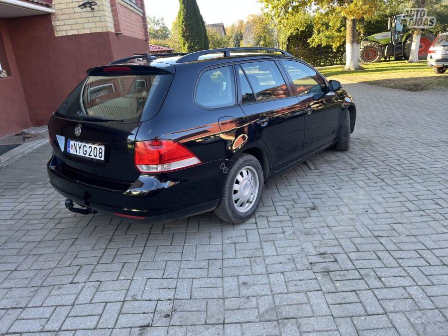 Melns Volkswagen Golf 2008 Šauļi, ar dzinēja tilpumu 1.90 L un nobraukumu 310 tūkst. km par 2350 €, foto 1 vietnē AUTOMOTO.COM.LV