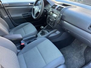 Melns Volkswagen Golf 2008 Šauļi, ar dzinēja tilpumu 1.90 L un nobraukumu 310 tūkst. km par 2350 €, foto 9 vietnē AUTOMOTO.COM.LV