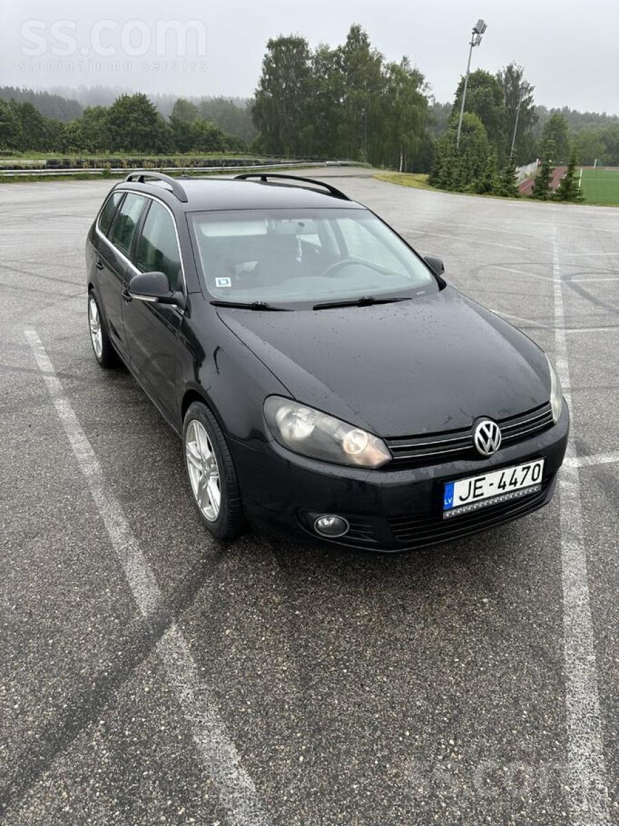 Black Volkswagen Golf 2009 in Cesis, with an engine capacity of 2.00 L and mileage of 423 thousand km for 2795 €, photo 1 on AUTOMOTO.COM.LV