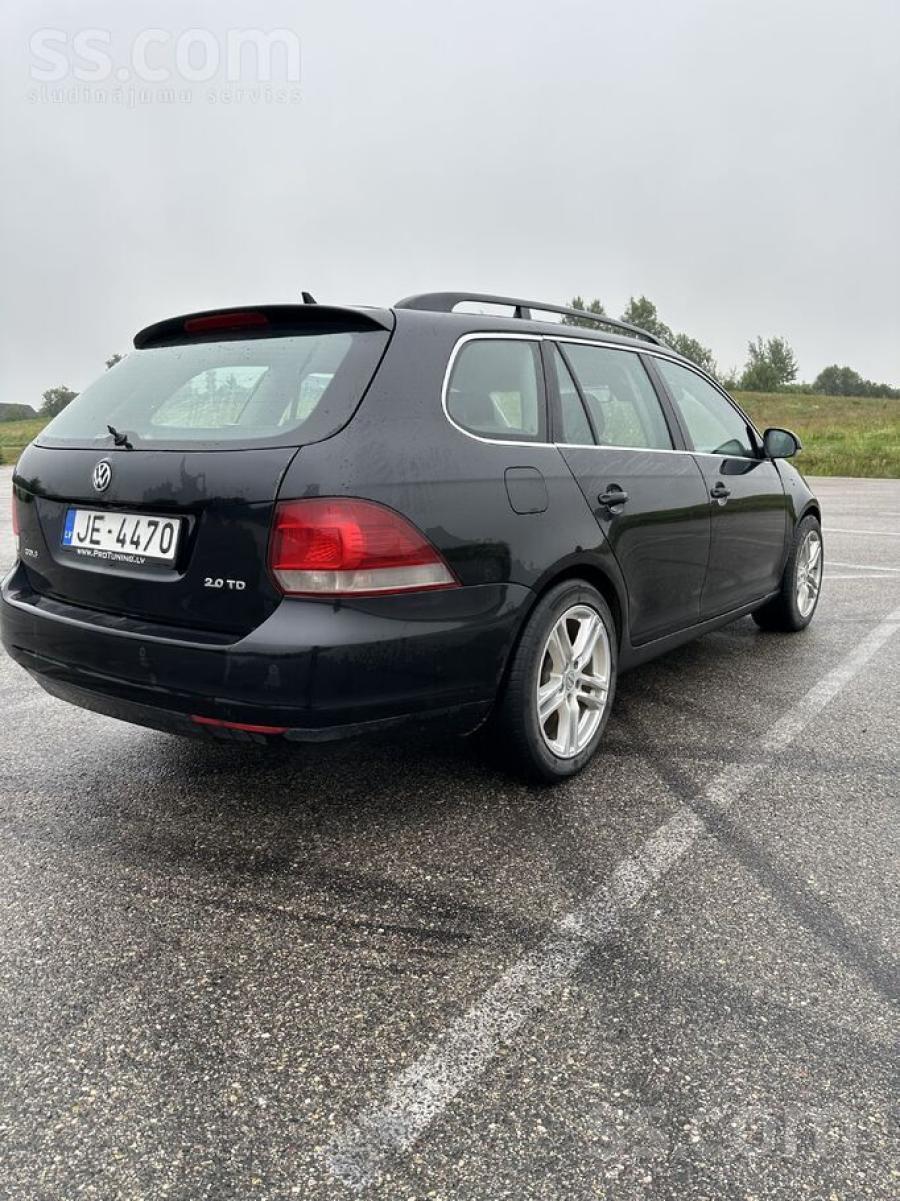 Black Volkswagen Golf 2009 in Cesis, with an engine capacity of 2.00 L and mileage of 423 thousand km for 2795 €, photo 4 on AUTOMOTO.COM.LV