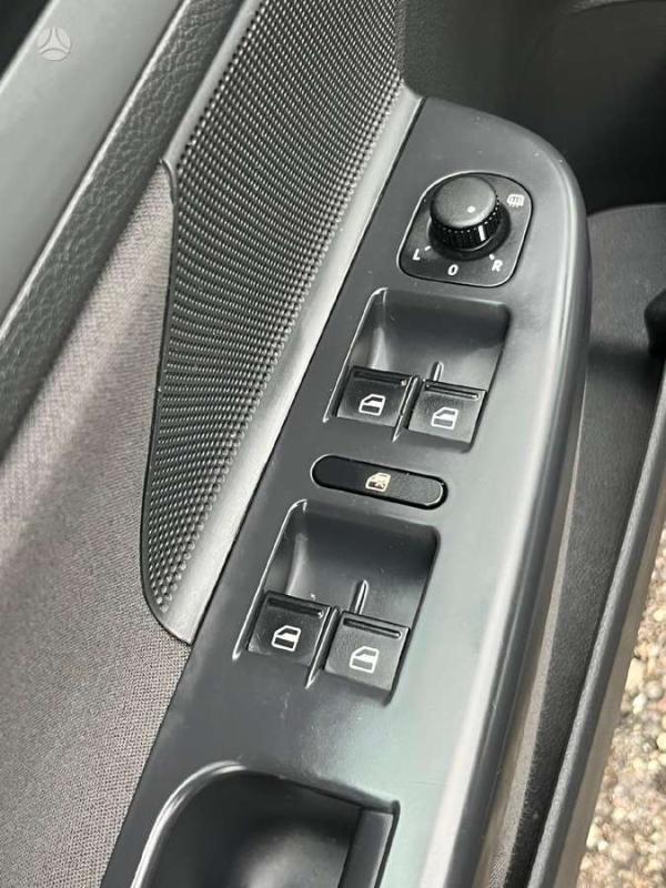 Melns Volkswagen Golf 2009 Skaudvilė, ar dzinēja tilpumu 1.90 L un nobraukumu 236 tūkst. km par 3100 €, foto 11 vietnē AUTOMOTO.COM.LV
