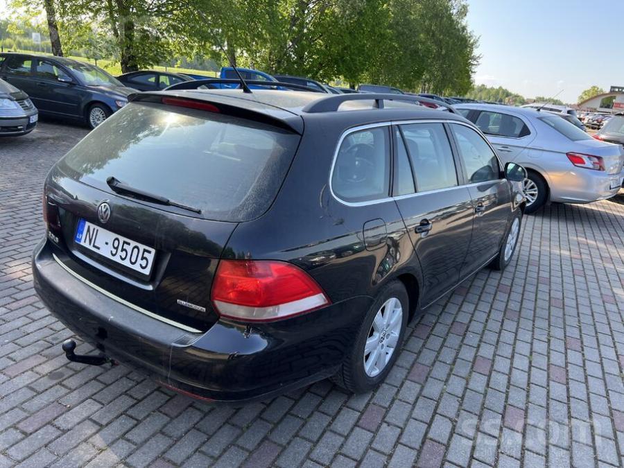 Black Volkswagen Golf 2009 in Talsi, with an engine capacity of 1.90 L and mileage of 250 thousand km for 3300 €, photo 5 on AUTOMOTO.COM.LV