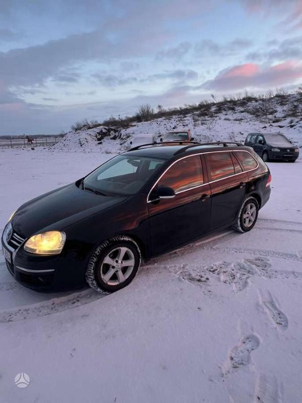 Black Volkswagen Golf 2009 in Marijampole, with an engine capacity of 1.39 L and mileage of 244 thousand km for 2222 €, photo 1 on AUTOMOTO.COM.LV