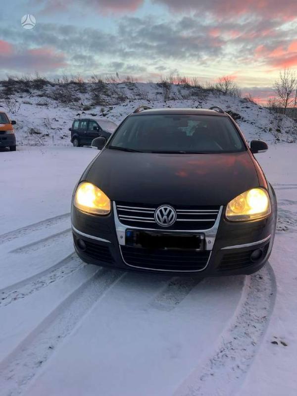 Black Volkswagen Golf 2009 in Marijampole, with an engine capacity of 1.39 L and mileage of 244 thousand km for 2222 €, photo 4 on AUTOMOTO.COM.LV