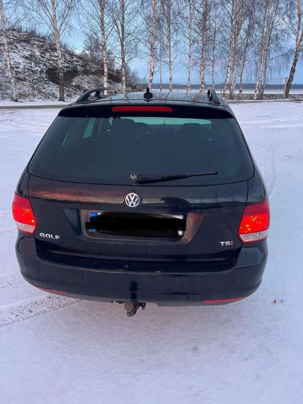Black Volkswagen Golf 2009 in Marijampole, with an engine capacity of 1.39 L and mileage of 244 thousand km for 2222 €, photo 6 on AUTOMOTO.COM.LV