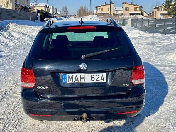 Black Volkswagen Golf 2009 in Vilnius, with an engine capacity of 1.39 L and mileage of 240 thousand km for 2700 €, photo 4 on AUTOMOTO.COM.LV