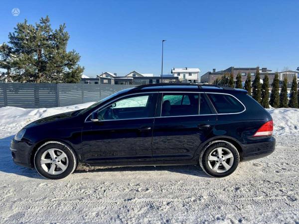 Black Volkswagen Golf 2009 in Vilnius, with an engine capacity of 1.39 L and mileage of 240 thousand km for 2700 €, photo 6 on AUTOMOTO.COM.LV