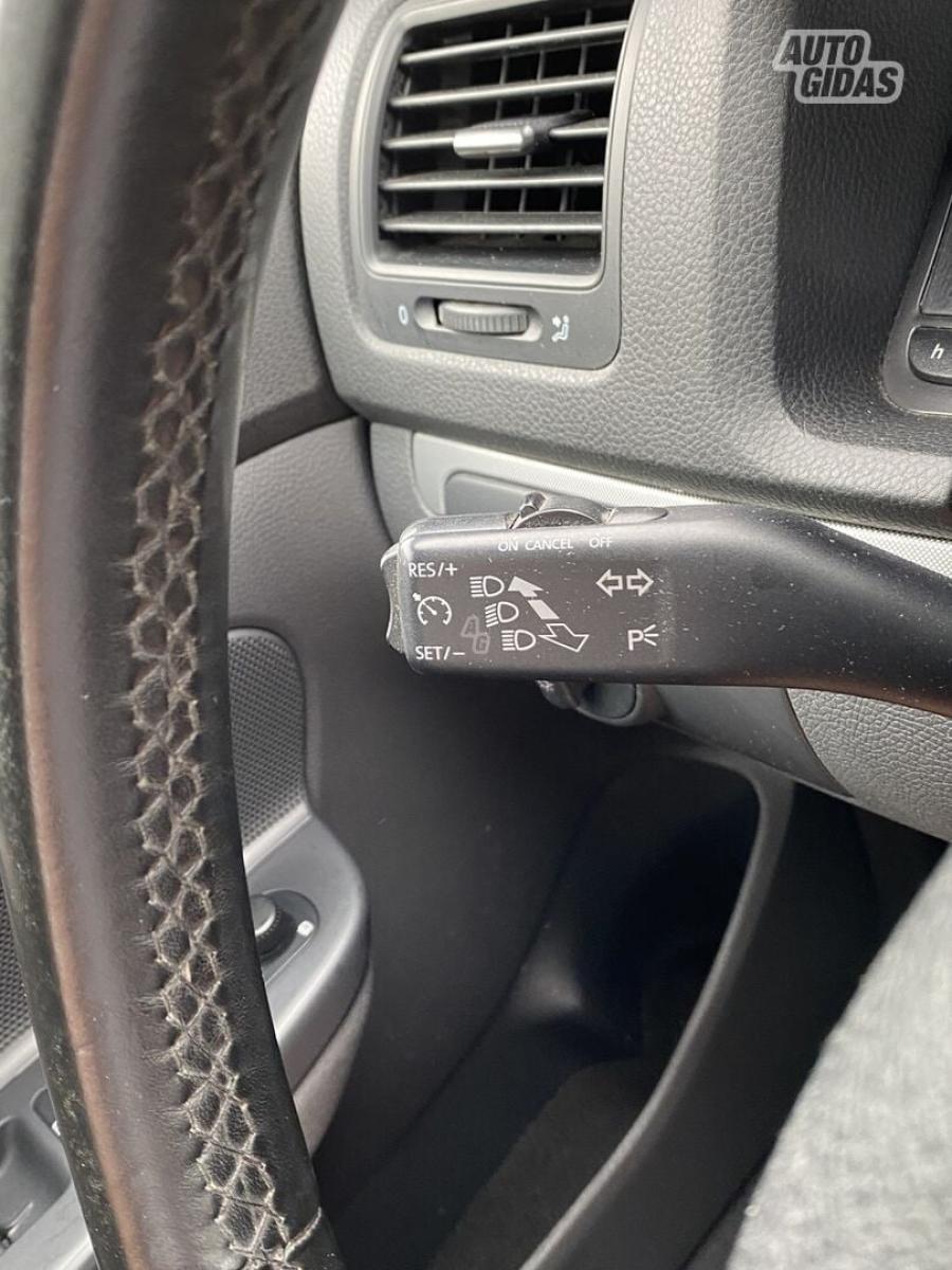 Black Volkswagen Golf 2009 in Vilnius, with an engine capacity of 1.40 L and mileage of 243 thousand km for 1900 €, photo 15 on AUTOMOTO.COM.LV