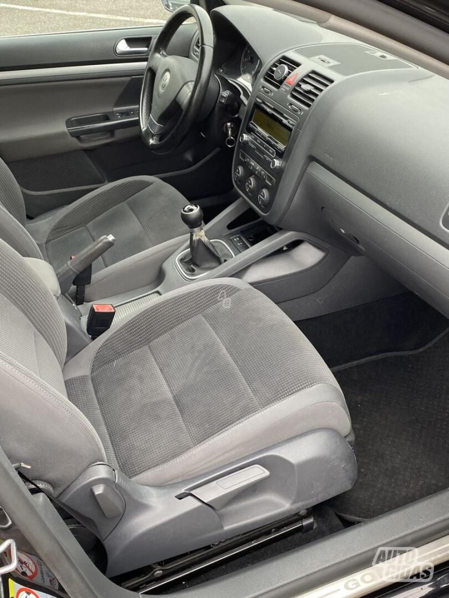 Black Volkswagen Golf 2009 in Vilnius, with an engine capacity of 1.40 L and mileage of 243 thousand km for 1900 €, photo 18 on AUTOMOTO.COM.LV