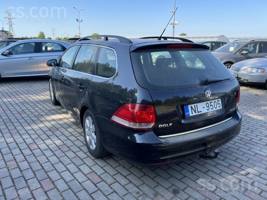 Black Volkswagen Golf 2009 in Talsi, with an engine capacity of 1.90 L and mileage of 250 thousand km for 3300 €, photo 5 on AUTOMOTO.COM.LV