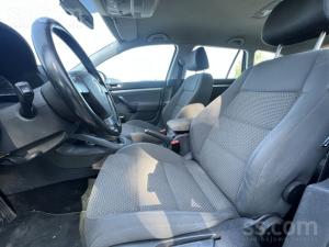 Black Volkswagen Golf 2009 in Talsi, with an engine capacity of 1.90 L and mileage of 250 thousand km for 3300 €, photo 9 on AUTOMOTO.COM.LV
