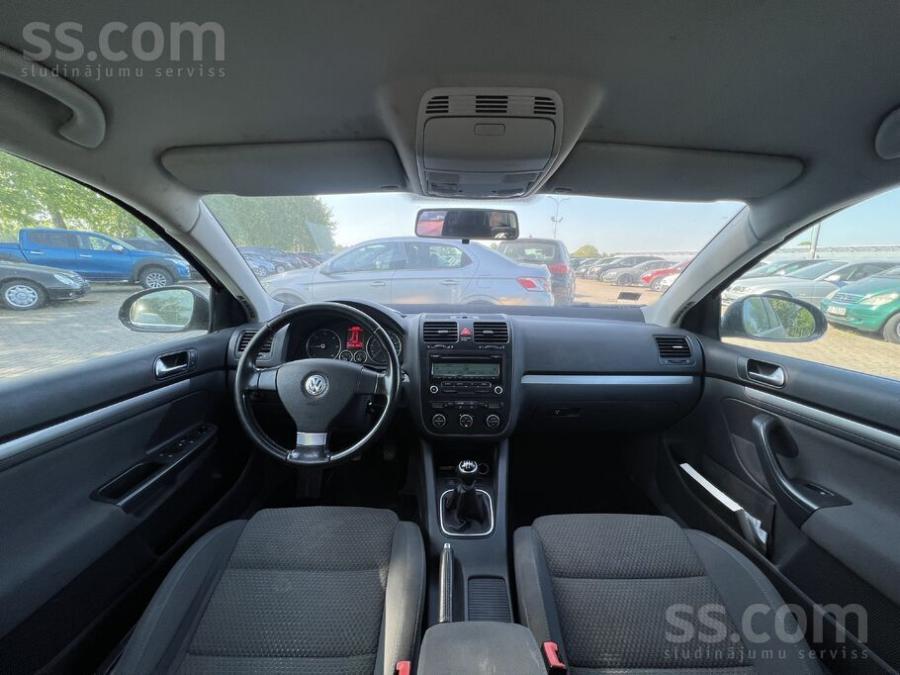 Black Volkswagen Golf 2009 in Talsi, with an engine capacity of 1.90 L and mileage of 250 thousand km for 3300 €, photo 11 on AUTOMOTO.COM.LV
