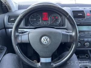 Black Volkswagen Golf 2009 in Talsi, with an engine capacity of 1.90 L and mileage of 250 thousand km for 3300 €, photo 13 on AUTOMOTO.COM.LV
