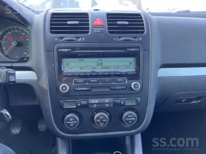 Black Volkswagen Golf 2009 in Talsi, with an engine capacity of 1.90 L and mileage of 250 thousand km for 3300 €, photo 14 on AUTOMOTO.COM.LV