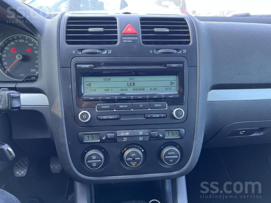 Black Volkswagen Golf 2009 in Talsi, with an engine capacity of 1.90 L and mileage of 250 thousand km for 3300 €, photo 14 on AUTOMOTO.COM.LV