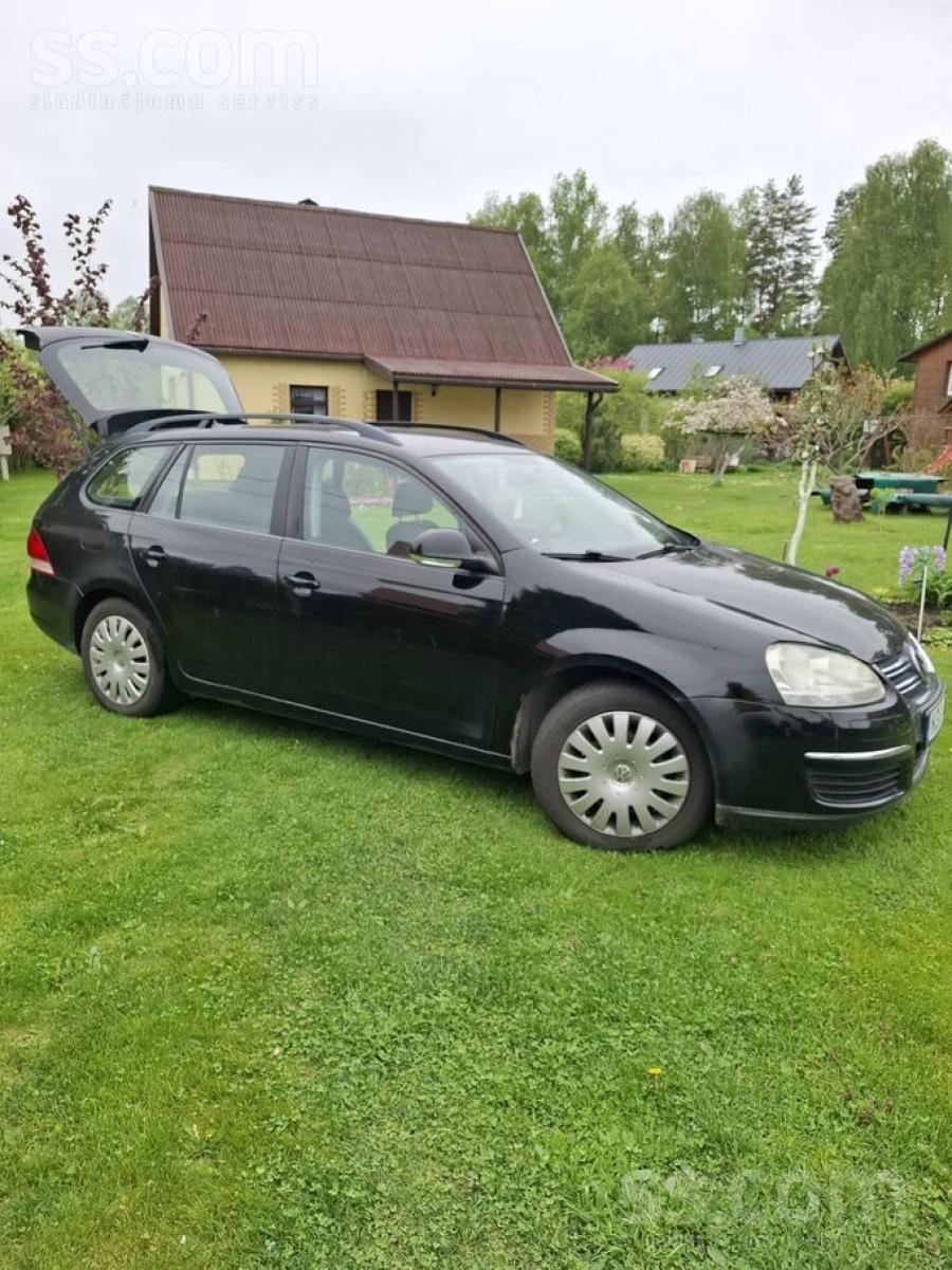 Black Volkswagen Golf 2009 in Riga, with an engine capacity of 1.90 L and mileage of 311 thousand km for 1800 €, photo 4 on AUTOMOTO.COM.LV