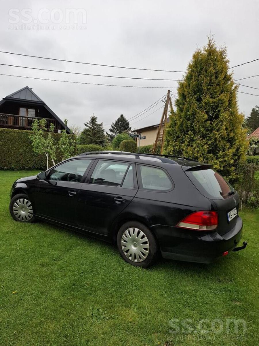Black Volkswagen Golf 2009 in Riga, with an engine capacity of 1.90 L and mileage of 311 thousand km for 1800 €, photo 5 on AUTOMOTO.COM.LV