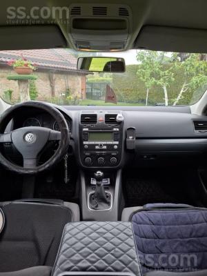 Black Volkswagen Golf 2009 in Riga, with an engine capacity of 1.90 L and mileage of 311 thousand km for 1800 €, photo 7 on AUTOMOTO.COM.LV