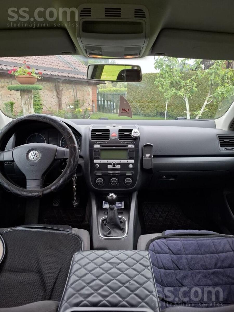 Black Volkswagen Golf 2009 in Riga, with an engine capacity of 1.90 L and mileage of 311 thousand km for 1800 €, photo 7 on AUTOMOTO.COM.LV