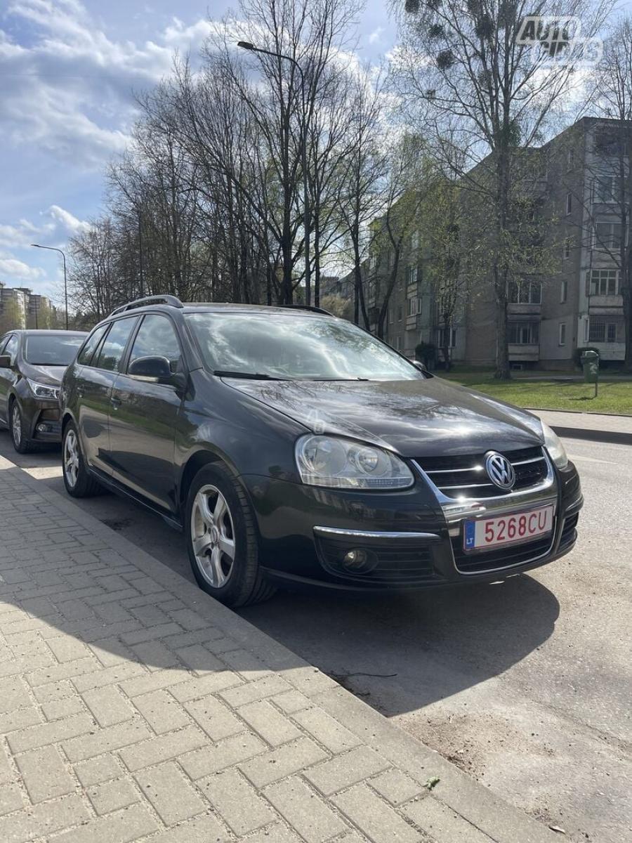 Black Volkswagen Golf 2009 in Kaunas, with an engine capacity of 1.90 L and mileage of 310 thousand km for 1599 €, photo 3 on AUTOMOTO.COM.LV