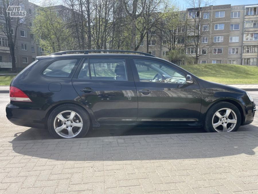 Black Volkswagen Golf 2009 in Kaunas, with an engine capacity of 1.90 L and mileage of 310 thousand km for 1599 €, photo 7 on AUTOMOTO.COM.LV