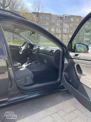 Black Volkswagen Golf 2009 in Kaunas, with an engine capacity of 1.90 L and mileage of 310 thousand km for 1599 €, photo 8 on AUTOMOTO.COM.LV