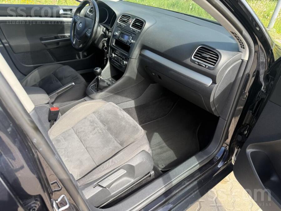 Melns Volkswagen Golf 2009 Saldus, ar dzinēja tilpumu 2.00 L un nobraukumu 311 tūkst. km par 4590 €, foto 13 vietnē AUTOMOTO.COM.LV