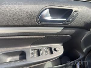 Melns Volkswagen Golf 2009 Saldus, ar dzinēja tilpumu 2.00 L un nobraukumu 311 tūkst. km par 4590 €, foto 16 vietnē AUTOMOTO.COM.LV