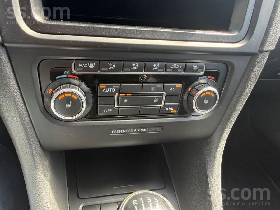 Melns Volkswagen Golf 2009 Saldus, ar dzinēja tilpumu 2.00 L un nobraukumu 311 tūkst. km par 4590 €, foto 21 vietnē AUTOMOTO.COM.LV