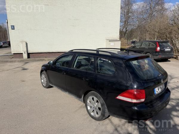 Melns Volkswagen Golf 2009 Cēsis, ar dzinēja tilpumu 1.90 L un nobraukumu 323 tūkst. km par 1800 €, foto 3 vietnē AUTOMOTO.COM.LV