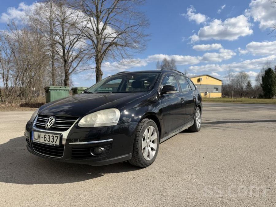 Black Volkswagen Golf 2009 in Cesis, with an engine capacity of 1.90 L and mileage of 323 thousand km for 1700 €, photo 3 on AUTOMOTO.COM.LV