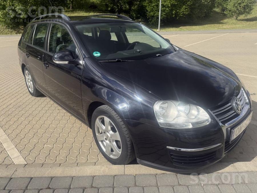 Black Volkswagen Golf 2009 in Saldus, with an engine capacity of 1.60 L and mileage of 297 thousand km for 3590 €, photo 4 on AUTOMOTO.COM.LV