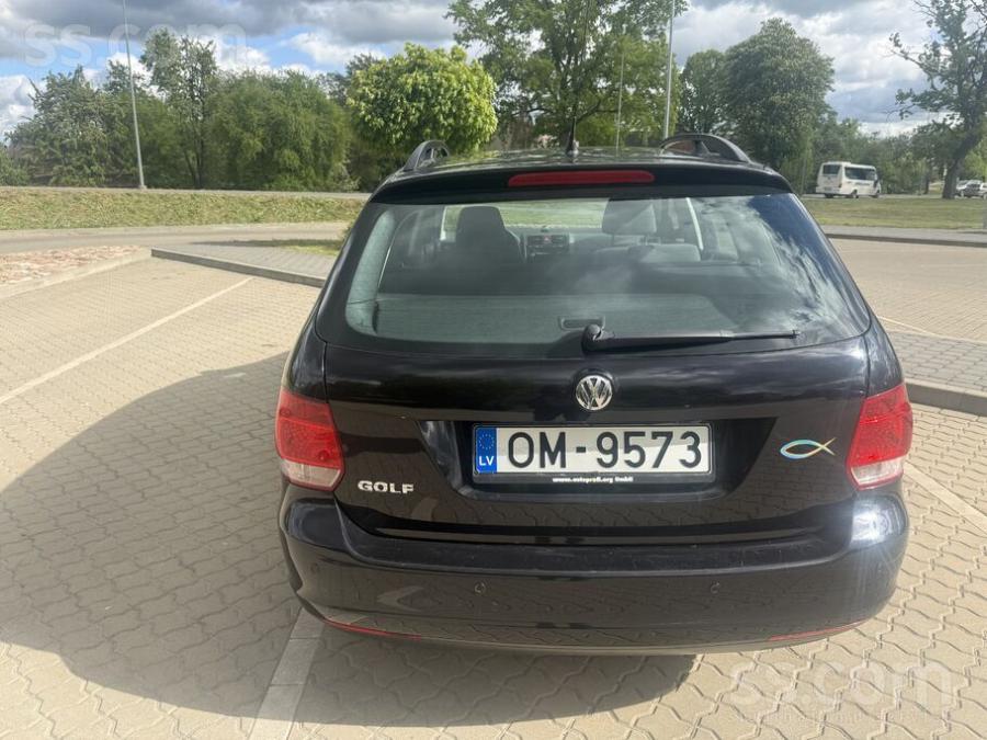 Black Volkswagen Golf 2009 in Saldus, with an engine capacity of 1.60 L and mileage of 297 thousand km for 3590 €, photo 7 on AUTOMOTO.COM.LV