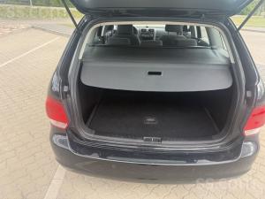 Black Volkswagen Golf 2009 in Saldus, with an engine capacity of 1.60 L and mileage of 297 thousand km for 3590 €, photo 10 on AUTOMOTO.COM.LV