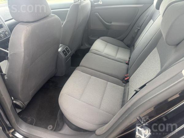 Black Volkswagen Golf 2009 in Saldus, with an engine capacity of 1.60 L and mileage of 297 thousand km for 3590 €, photo 10 on AUTOMOTO.COM.LV
