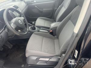 Black Volkswagen Golf 2009 in Saldus, with an engine capacity of 1.60 L and mileage of 297 thousand km for 3590 €, photo 12 on AUTOMOTO.COM.LV