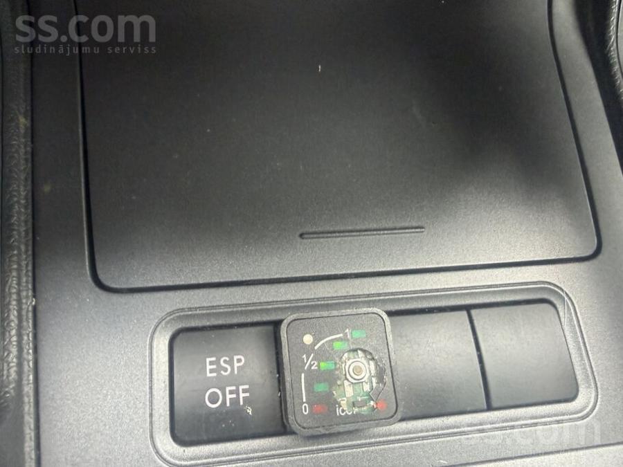 Black Volkswagen Golf 2009 in Saldus, with an engine capacity of 1.60 L and mileage of 297 thousand km for 3590 €, photo 17 on AUTOMOTO.COM.LV