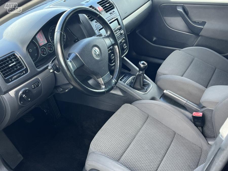 Melns Volkswagen Golf 2009 Marijampole, ar dzinēja tilpumu 1.90 L un nobraukumu 262 tūkst. km par 1950 €, foto 7 vietnē AUTOMOTO.COM.LV
