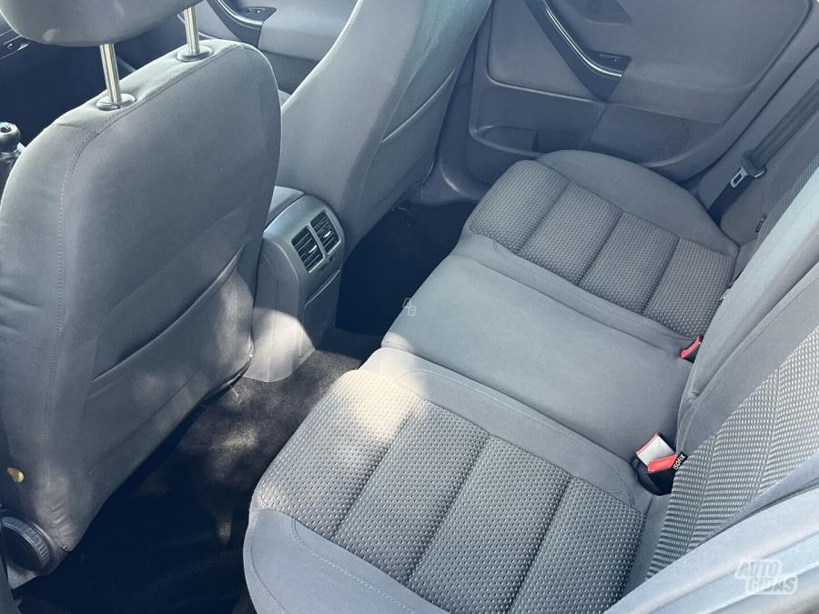Melns Volkswagen Golf 2009 Marijampole, ar dzinēja tilpumu 1.90 L un nobraukumu 262 tūkst. km par 1950 €, foto 8 vietnē AUTOMOTO.COM.LV