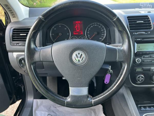 Melns Volkswagen Golf 2009 Marijampole, ar dzinēja tilpumu 1.90 L un nobraukumu 262 tūkst. km par 1950 €, foto 8 vietnē AUTOMOTO.COM.LV